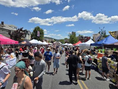 Annual art showcase draws crowds in West Reading | Reading Area | wfmz.com