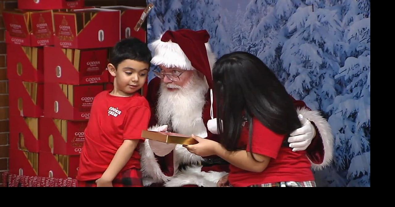 Santa delivers gifts to students at Jefferson Elementary School event ...