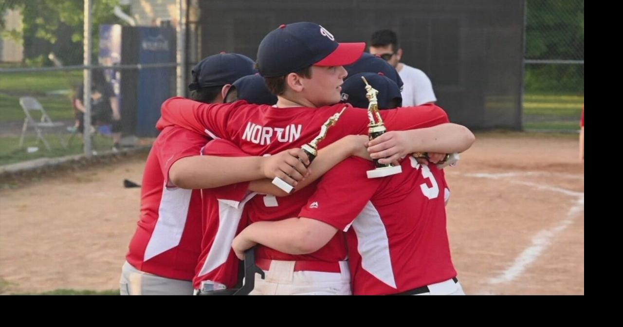 Local baseball team holds vigil for Pottstown boy, parents who died in ...