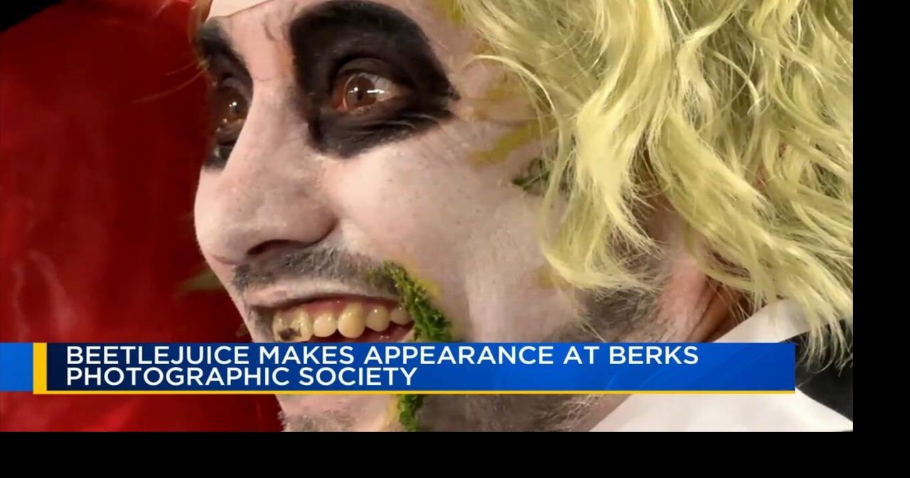 Beetlejuice haunts Berks photo studio for annual Halloween photoshoot ...