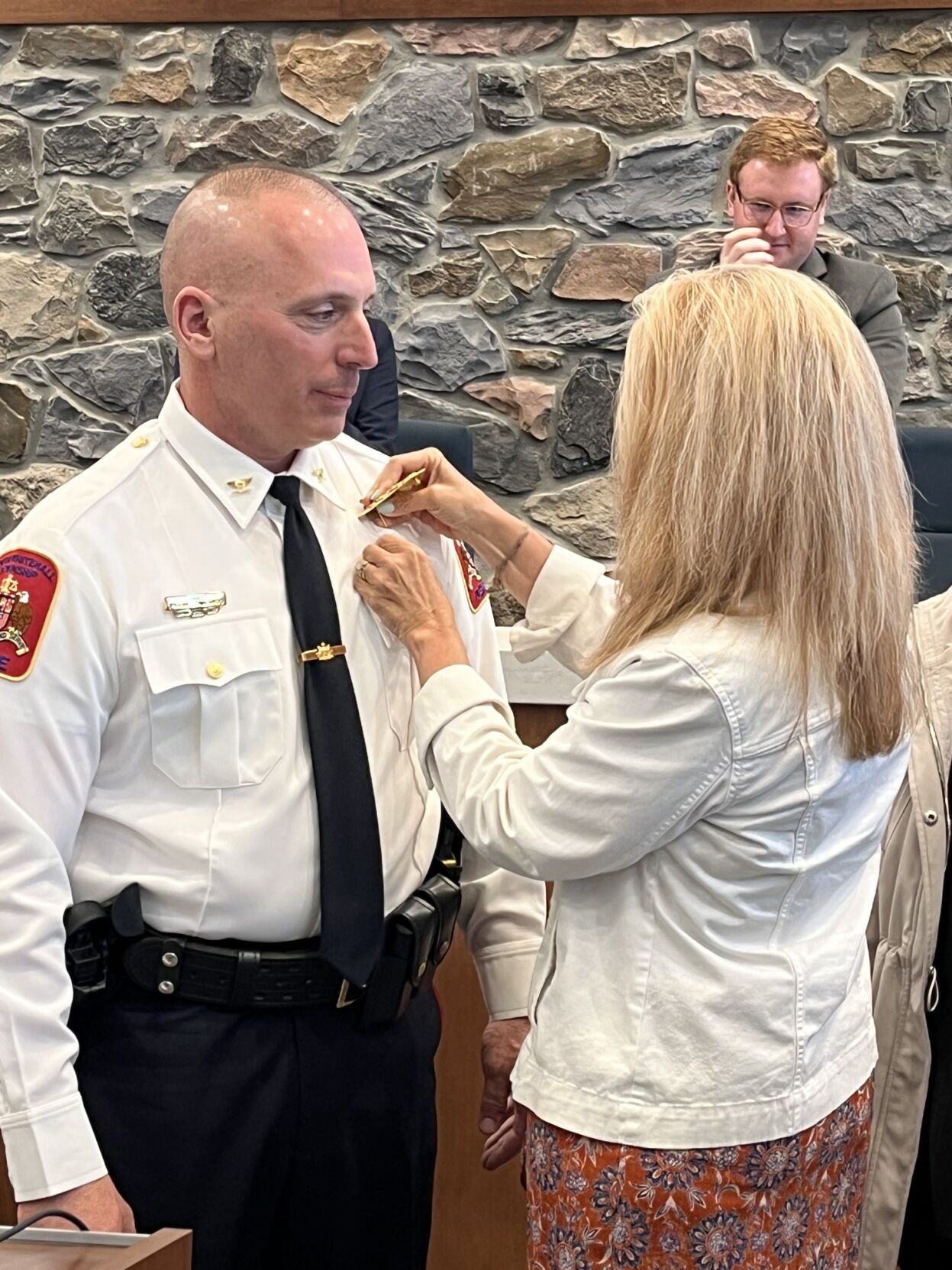 South Whitehall Twp. swears in new police chief, promotes sergeant ...