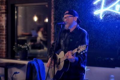 Acoustic performance shows commitment to live music in Quincy | Music ...