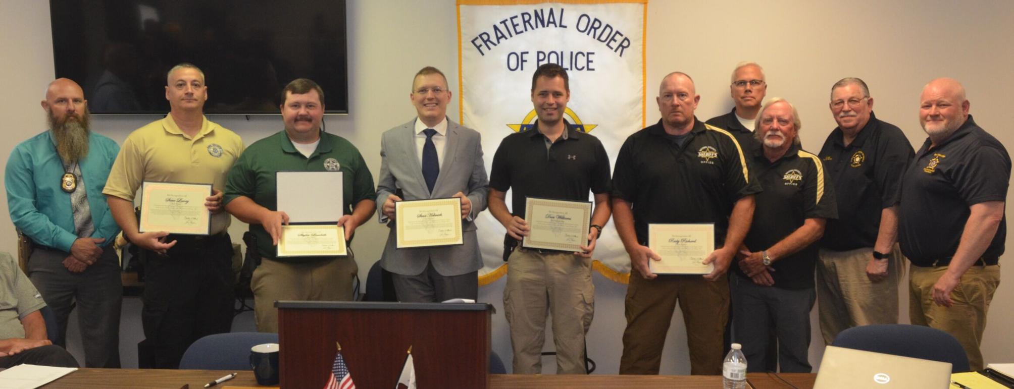 Illinois FOP honors officers for their roles in arrest, rescue | Local ...