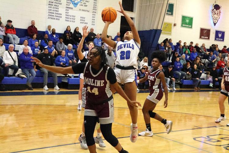 Blue Devils make adjustments after slow start, thump WB6 rival Moline ...