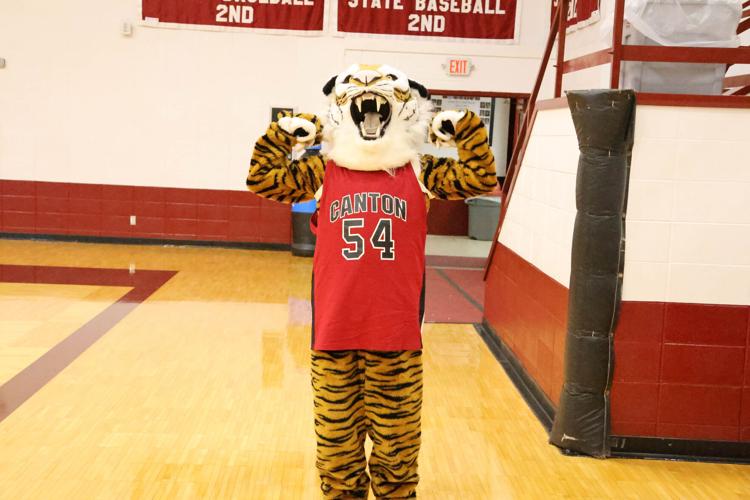 Brewer's dunk starts Canton rally in win over Monroe City | Sports ...