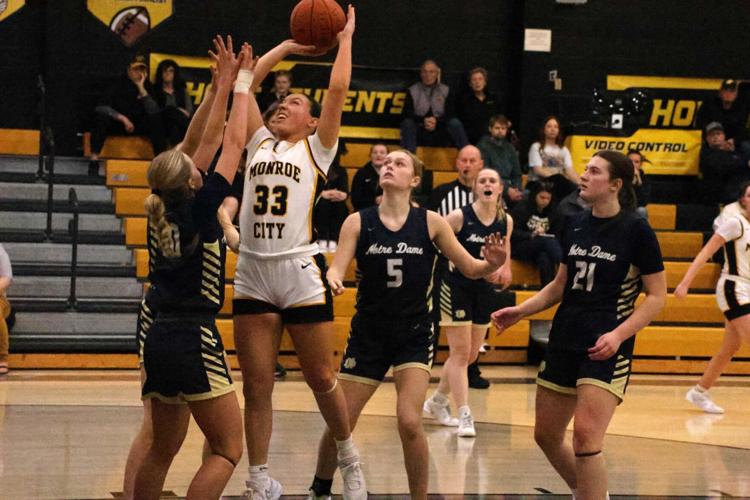 QND allows no comfort in win over Monroe City | Sports | whig.com