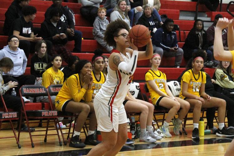Hannibal seniors come through big in win over Fulton | Sports | whig.com