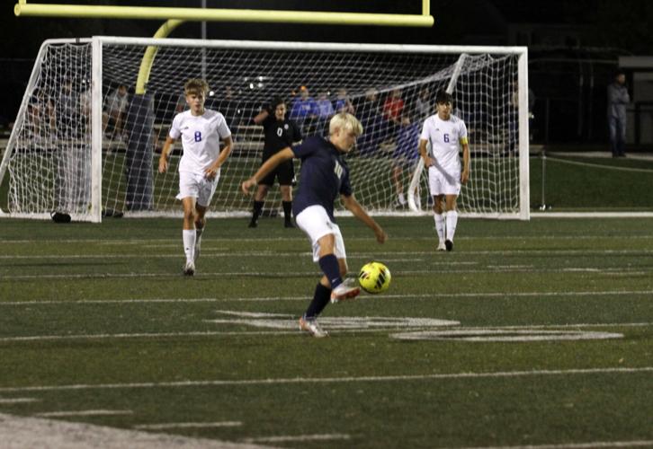 Blue Devils hold on to defeat Raiders in Gem City rivalry game | Sports ...