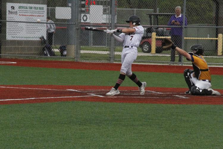 Rough Seas: Pirates unable to keep pace with Hickman | Sports | whig.com