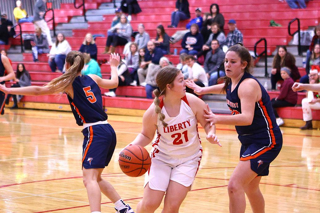 Illini West wins conference showdown over Liberty | Sports | whig.com