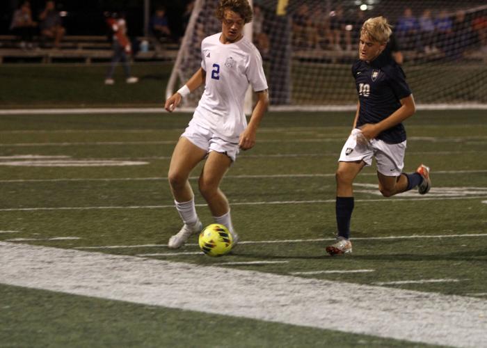 Blue Devils hold on to defeat Raiders in Gem City rivalry game | Sports ...