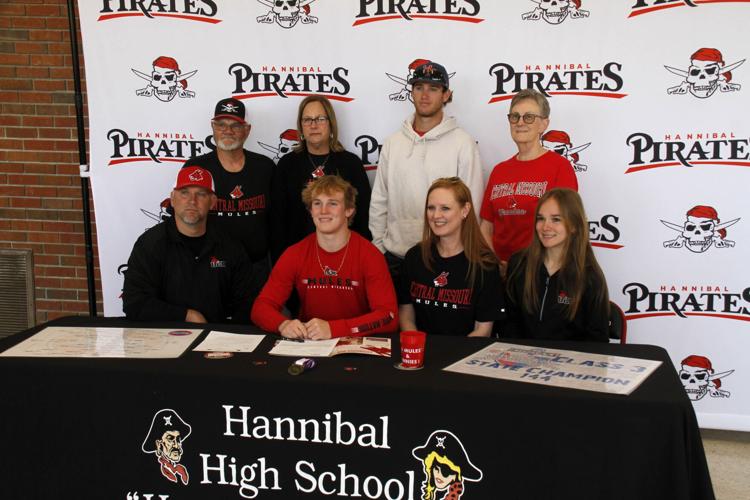 Hannibal senior Cody Culp commits to Central Missouri wrestling ...