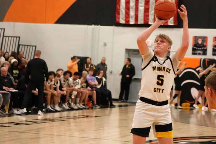 Monroe City puts away Canton in second half to advance to Tony Lenzini ...