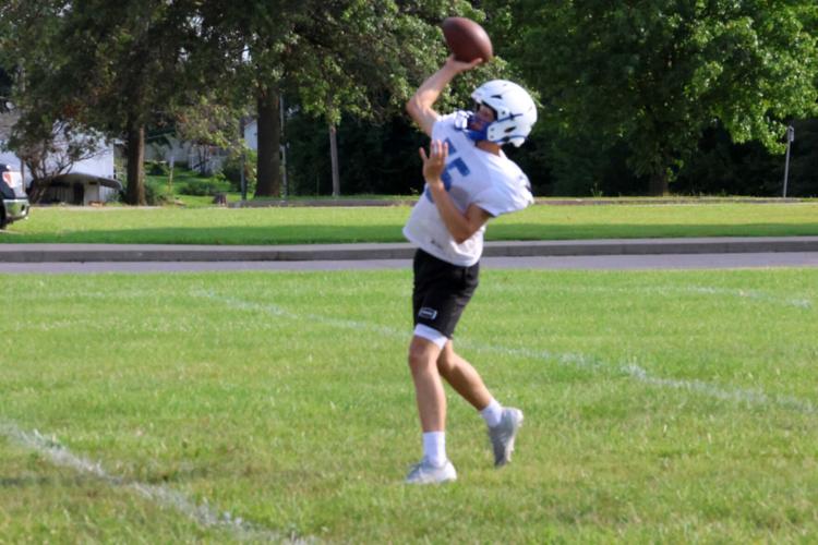 Coyote Caller: Ensor settles in as Paris quarterback | Sports | whig.com