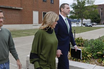 Lovelace team seeks to bar testimony, evidence in murder case retrial ...