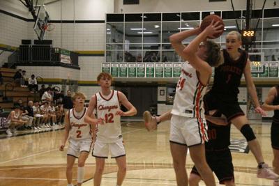 Hoops Roundup: Chargers win thriller over Beardstown in regional ...