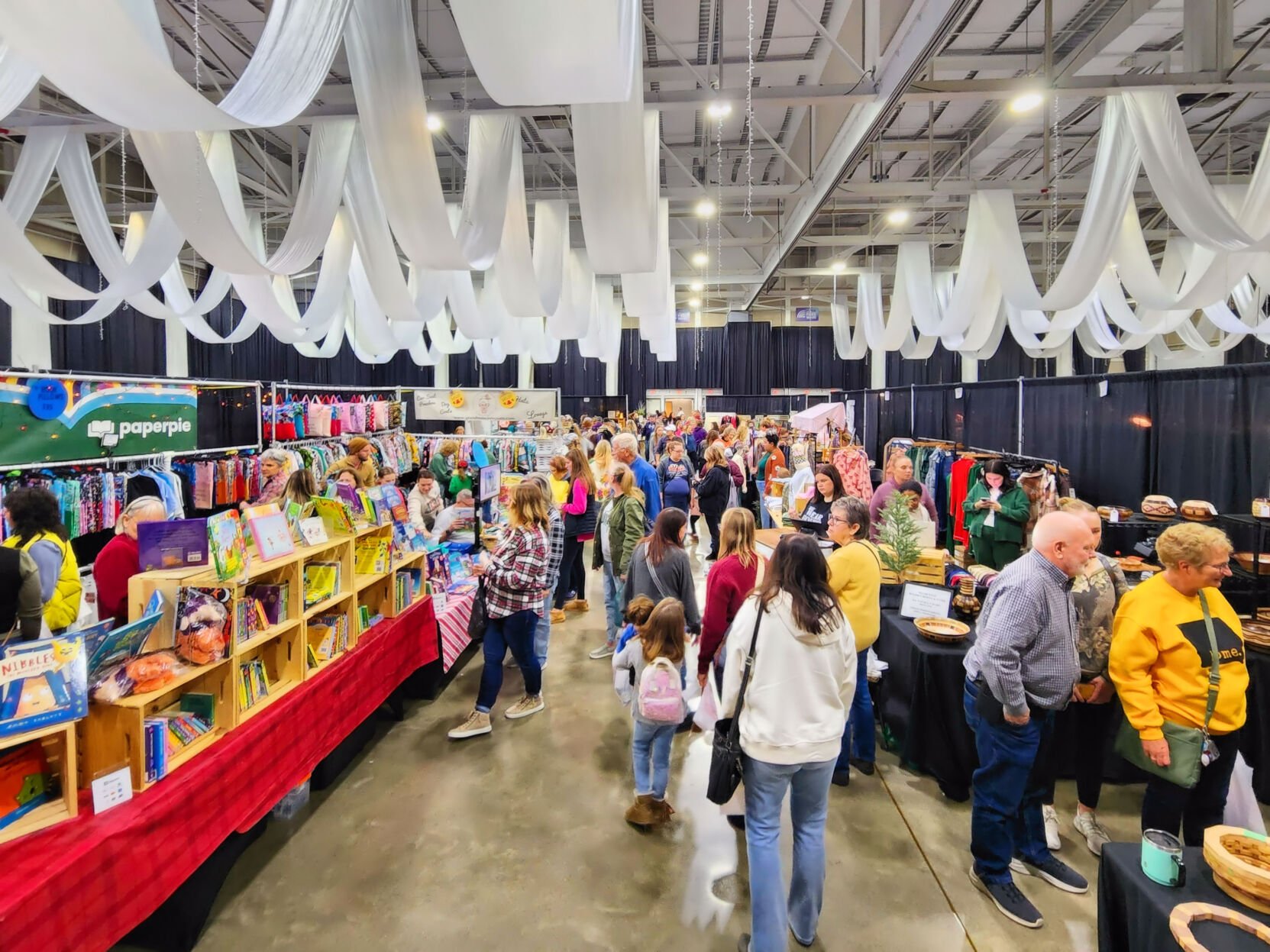 Quincy Service League kicks off 56th annual Holiday Gift Show ...