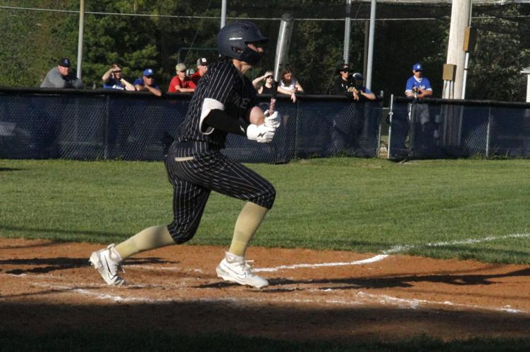 Raiders win nail biter over Devils after given new life | Sports | whig.com