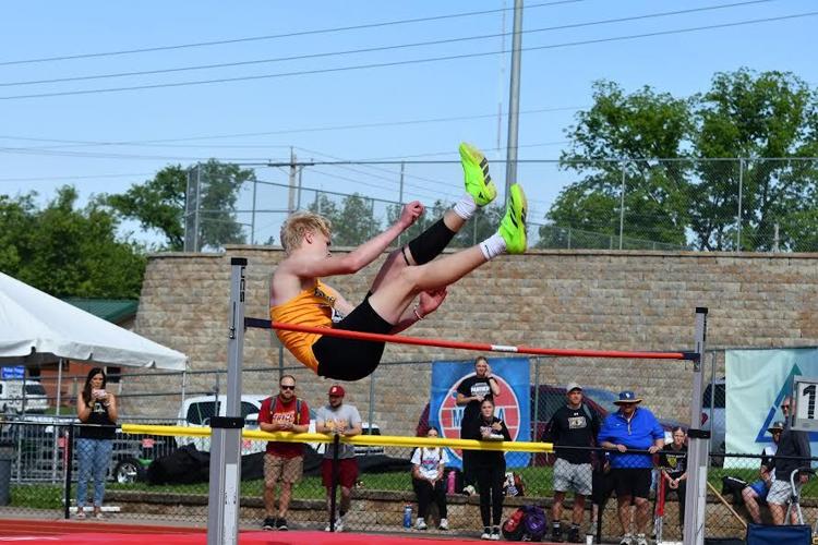 Area track athletes claim 18 medals from day one of MSHSAA state meet ...