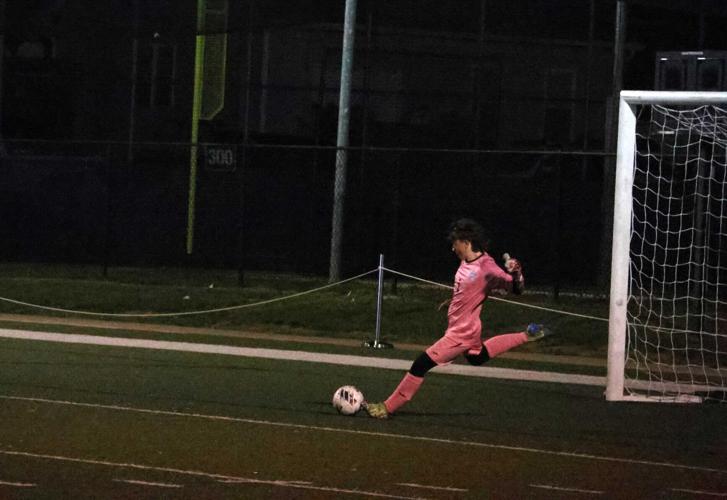 Blue Devils top Raiders behind Parkhill's goal to split season series ...