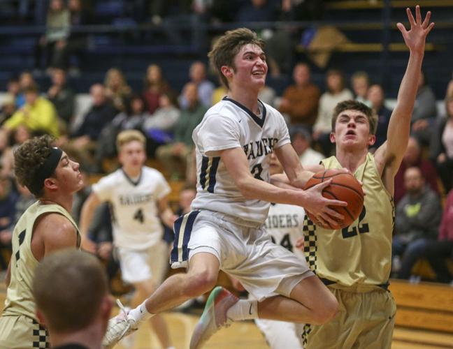 Sacred Heart-Griffin at QND Basketball | Photo Galleries | whig.com