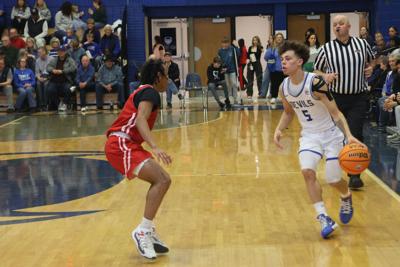 A night to remember: QHS senior class has strong showing in final game ...