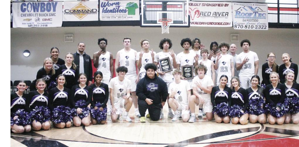 Raiders three-peat as District champions | Sports | whitecountycitizen.com