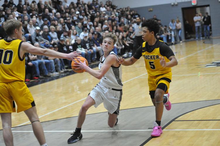 Tug Valley rolls by Tucker in clash of top-ranked teams | Sports ...