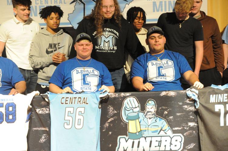Three Miners sign with collegiate level | Sports | williamsondailynews.com