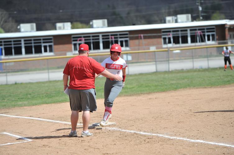 Fahm Ks 15 in 9-1 win over Floyd Central | Sports | williamsondailynews.com