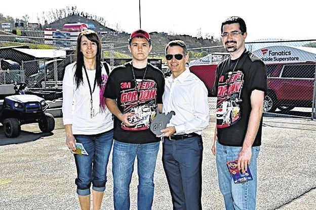 Mingo Central brothers meet Nascar legend Jeff Gordon | News ...