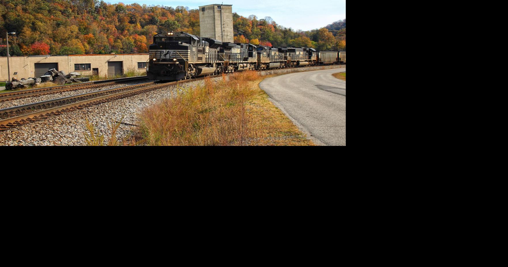 Loaded coal train rumbles through Mingo County | News ...