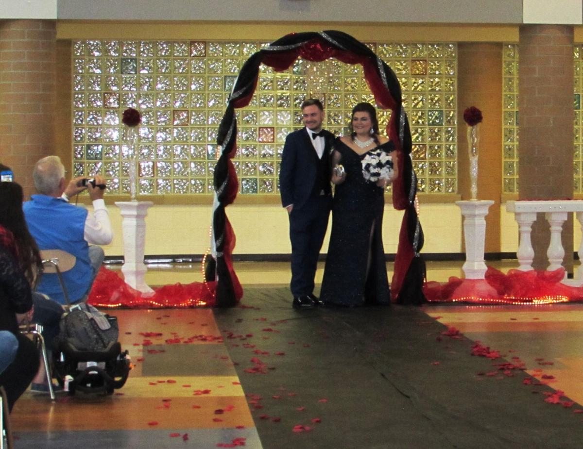 Photos: Mingo Central High School Prom Entrance | Photos ...