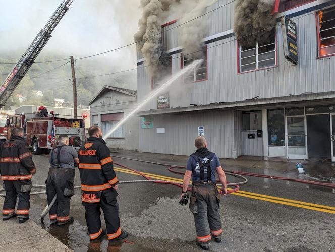 Structure collapses following fire | News | williamsondailynews.com
