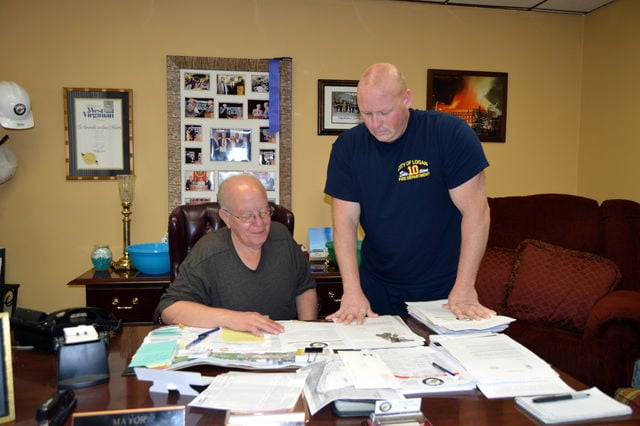 Logan passes on Hillary visit | News | williamsondailynews.com