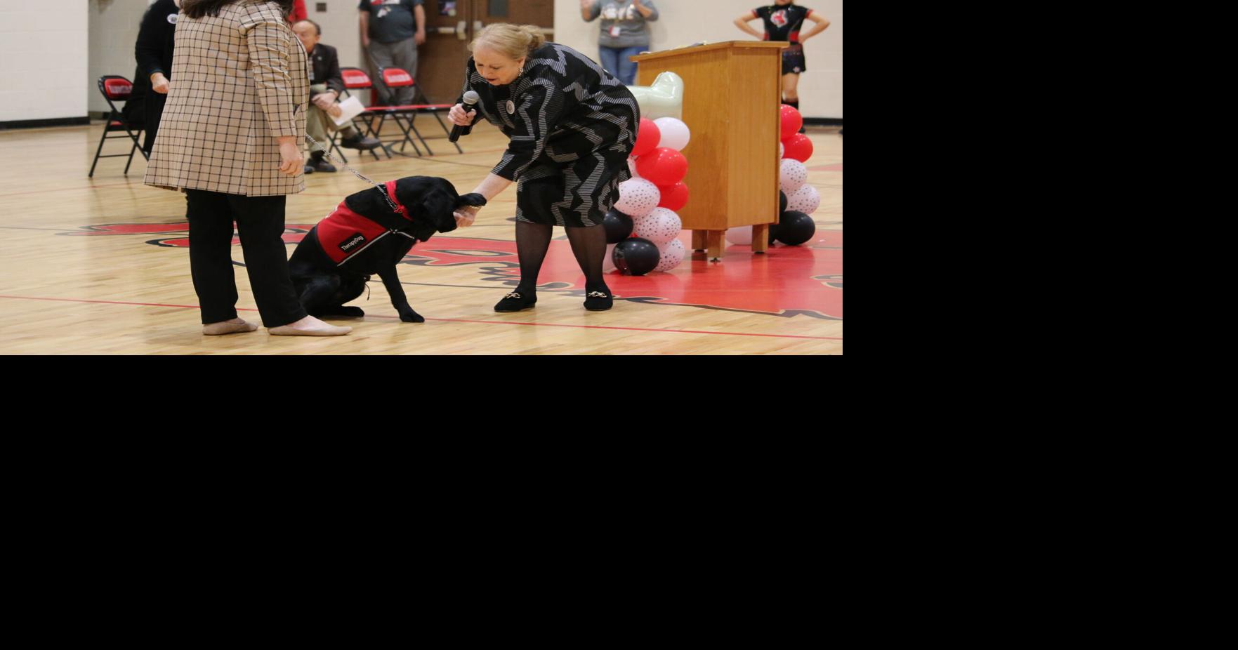 Pup rally welcomes Lenore PK-8 therapy dog | News | williamsondailynews.com