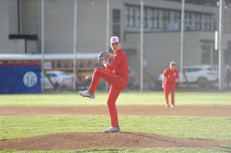 Pirates deal Man first loss of the season in 7-4 victory | Sports ...