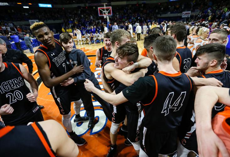 Chapmanville wins school's first-ever basketball title | Sports ...