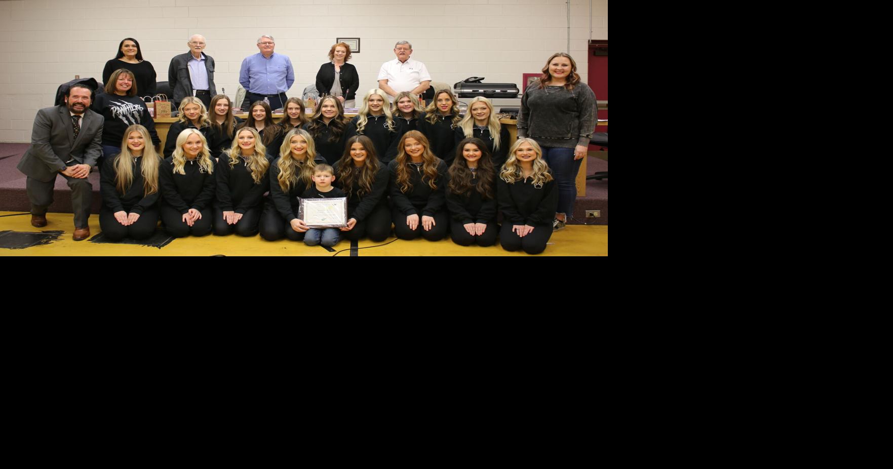 TV cheerleaders honored by BOE | Sports | williamsondailynews.com