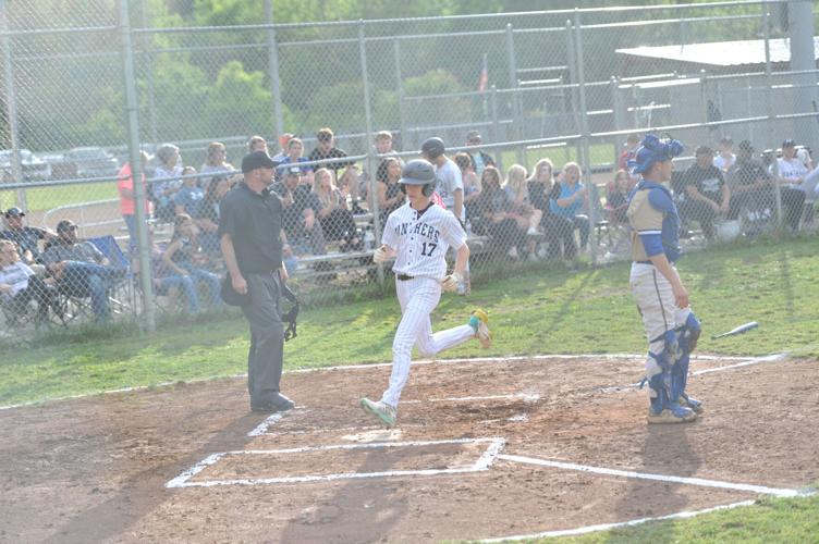 Panthers maul Van in sectional opener | Sports | williamsondailynews.com