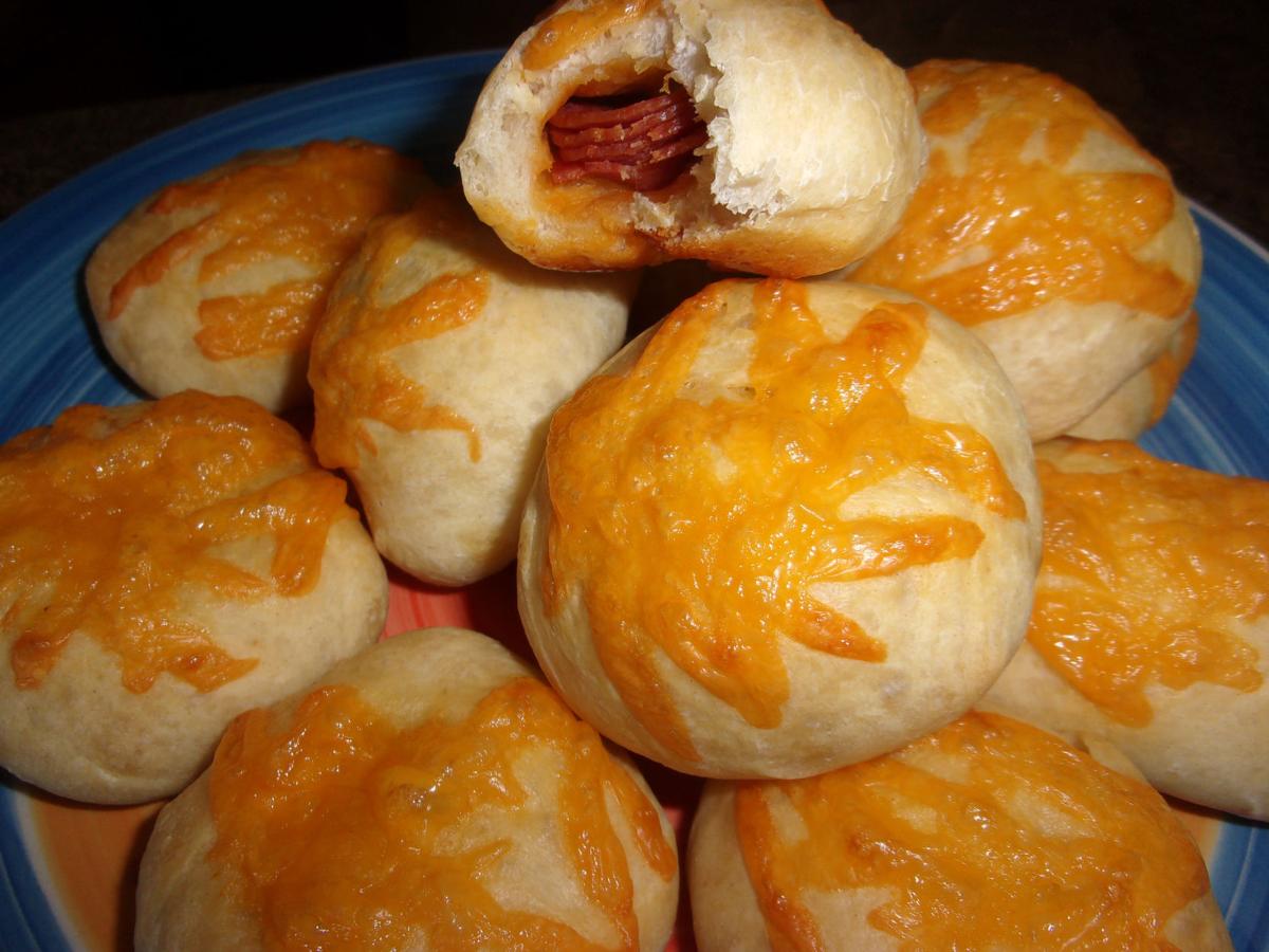 Easy Mini Pepperoni Rolls makes a great treat | Features ...