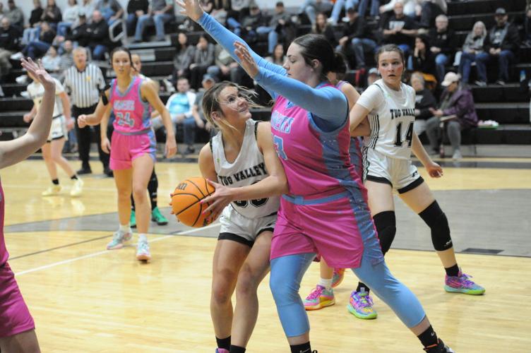 Tug Valley eases past Mingo Central for 14th straight win | Sports ...