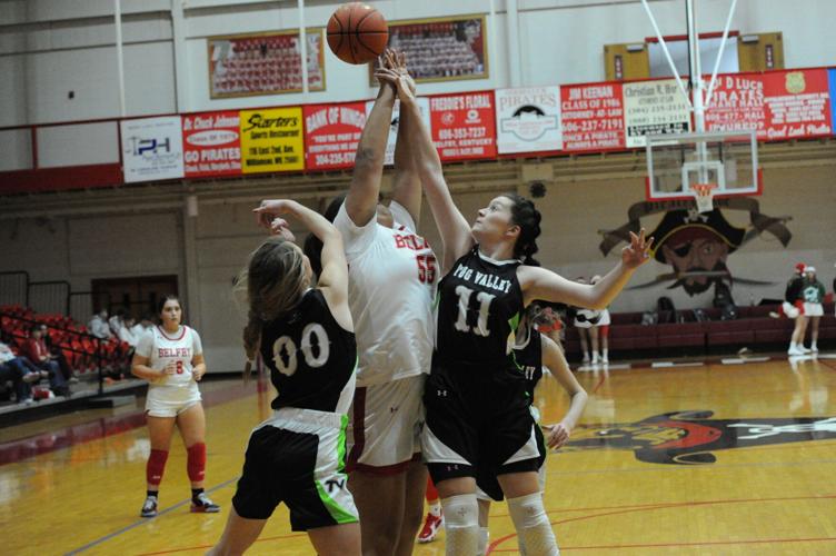 Lady Pirates pull away in 4th to beat Tug Valley | Sports ...