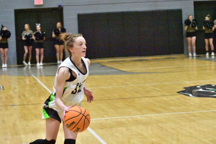 Tug Valley girls roll past Man, 60-21 | Sports | williamsondailynews.com