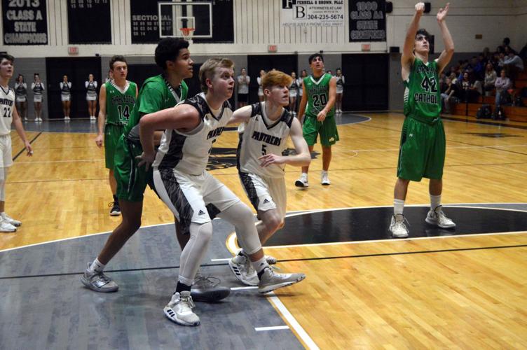 Tug Valley picks up first win over Van, 66-32 | Sports ...