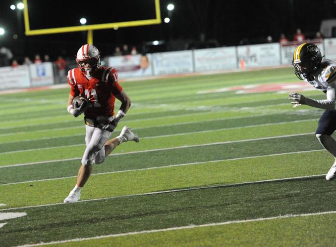 Prep football: Belfry runs past Knox Central in playoff opener | Sports | williamsondailynews.com