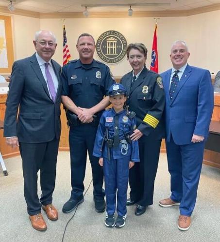 Franklin third-grader, aspiring officer leads Pledge at BOMA meeting ...
