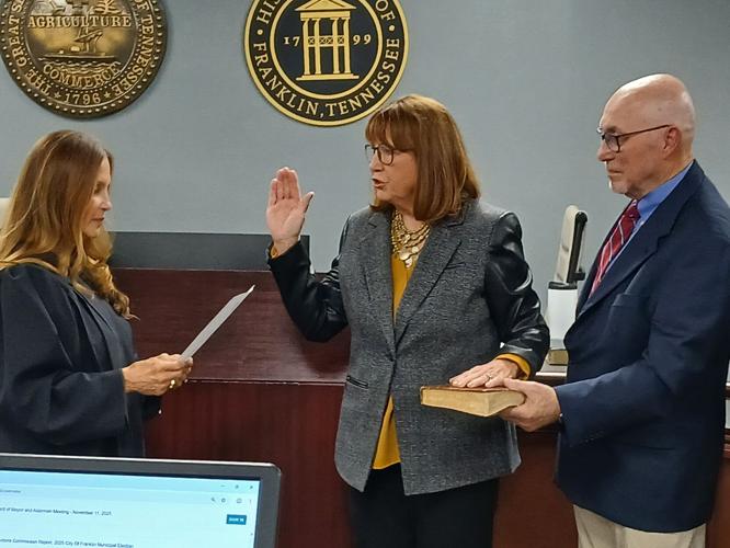 Harlin vote postponed until March 2026, Baggett named vice mayor ...