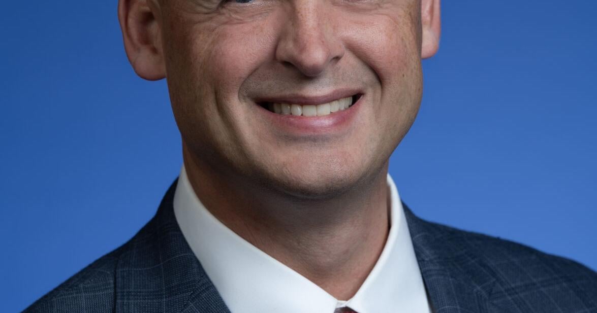 State Rep. Lee Reeves suspends Congressional campaign, stands with ...