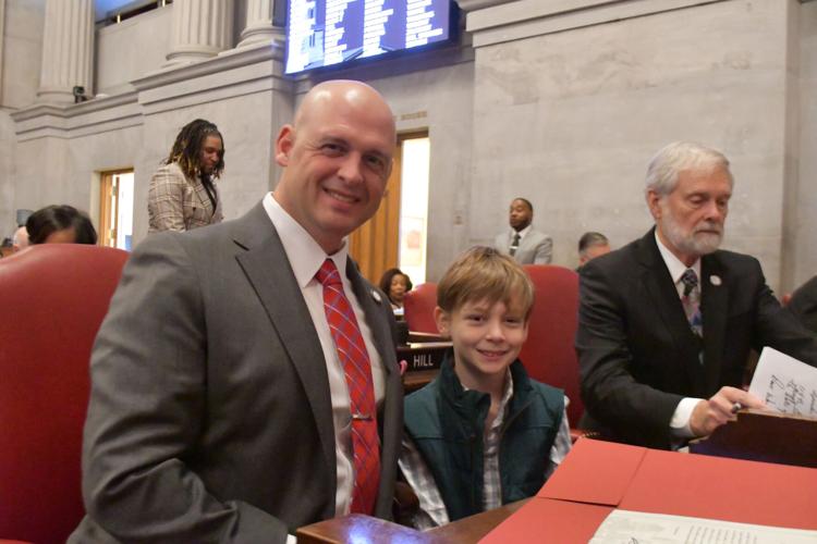 State Rep. Lee Reeves sworn in for 114th Tennessee General Assembly ...